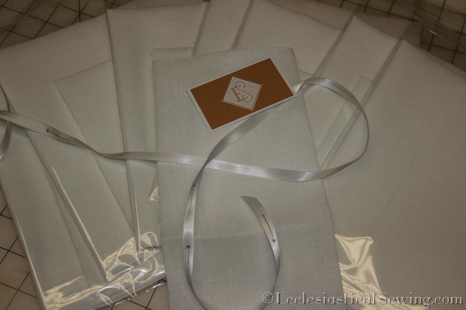 Altar Linens and Altar Cloths | Ecclesiastical Sewing