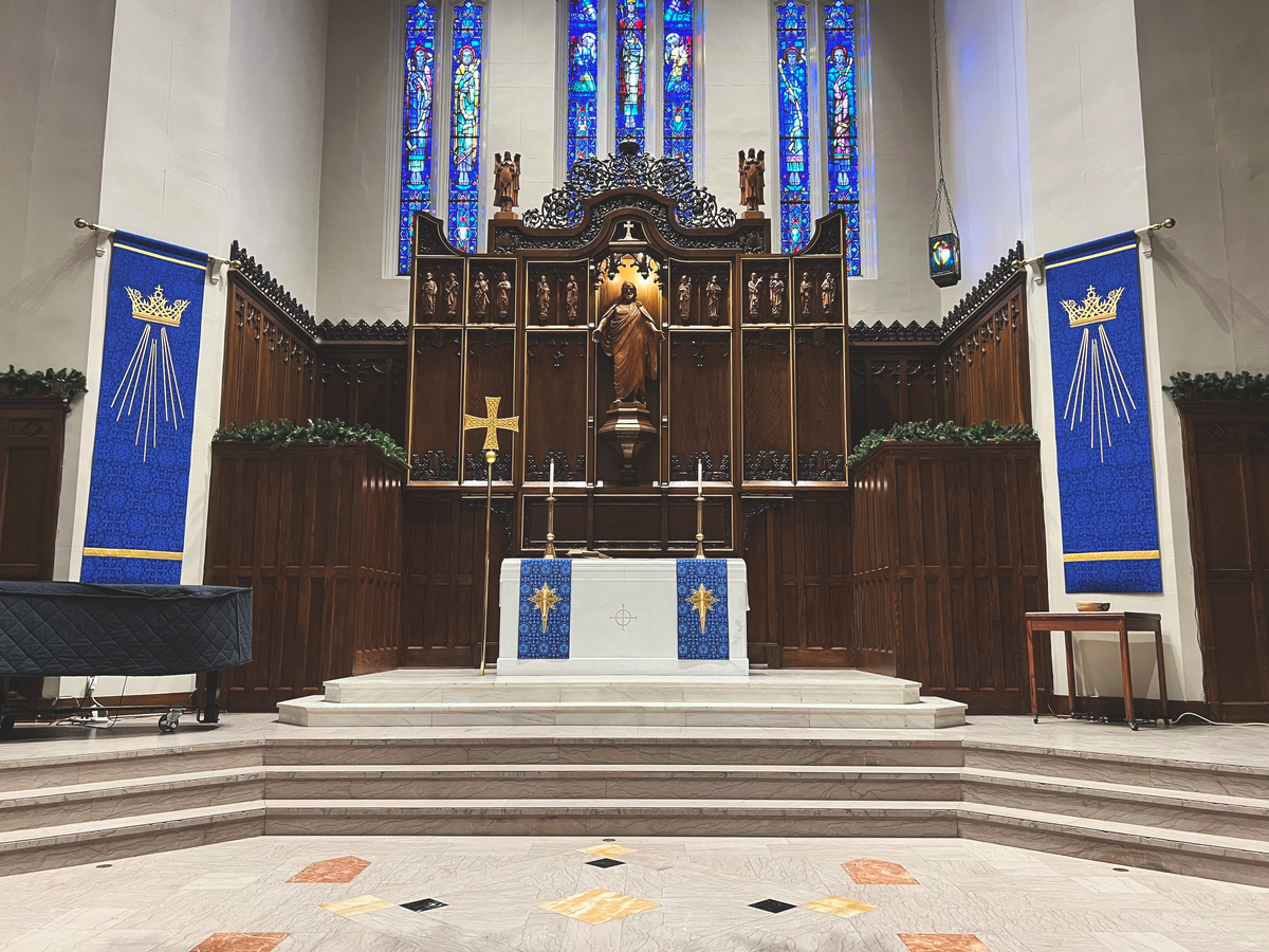 Liturgical Vestments, Church Linens & Fabrics | Ecclesiastical Sewing